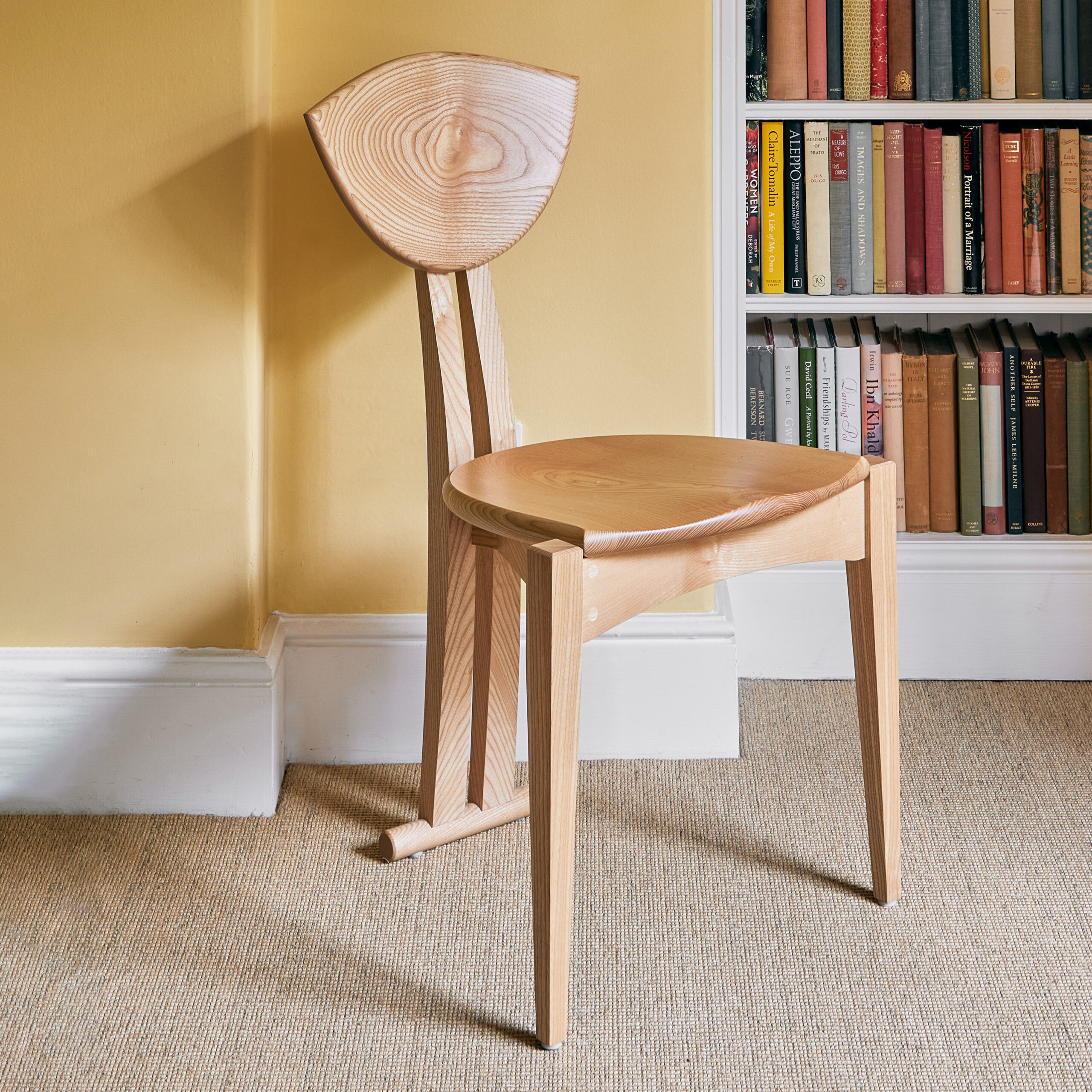 SOLID TRICORN CHAIR - Matthew Burt